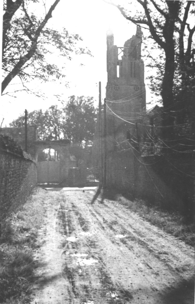 865-L'église de Vierville en 1944